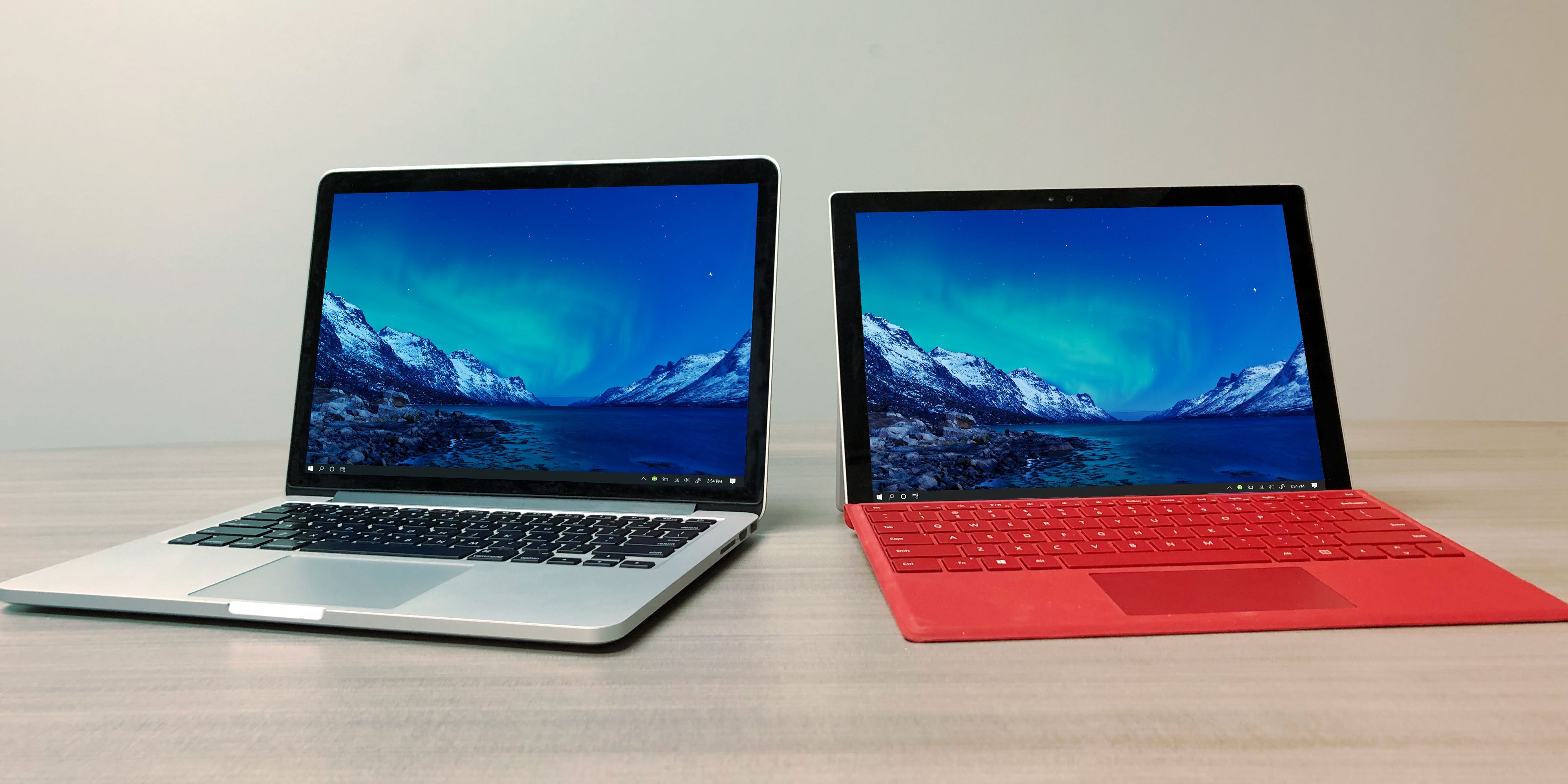 How to Wirelessly Stream a Windows Surface Pro to a Computer or ...